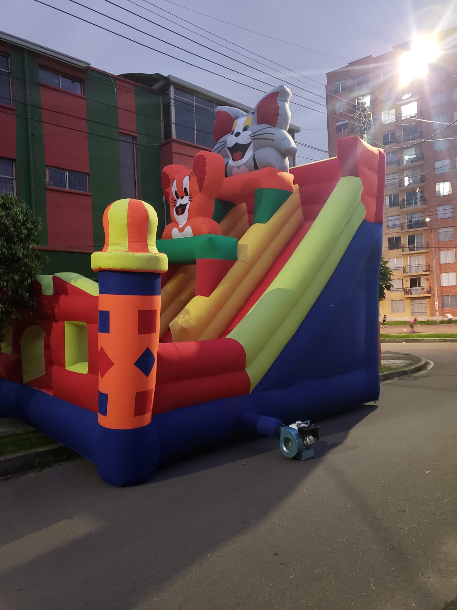 Inflable Saltarin - Formas y Diseños a la medida 10 ⭐⭐⭐⭐⭐